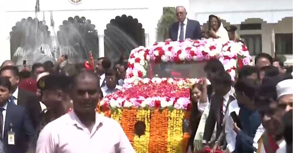 আবদুল হামিদের রাজসিক বিদায়, উঠলেন ‘রাষ্ট্রপতি লজে’